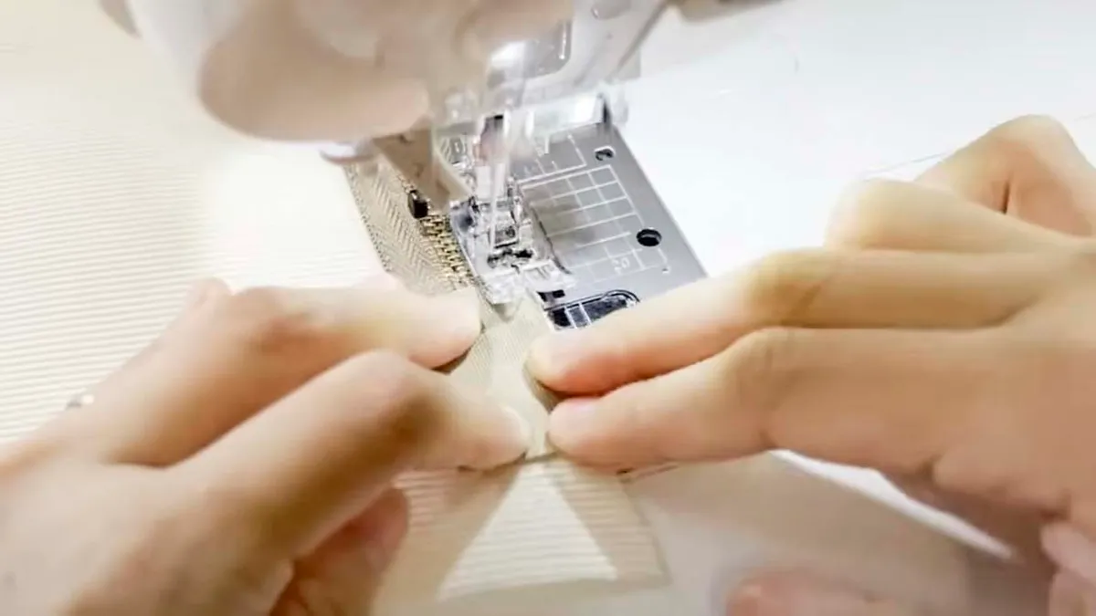 通勤や通学、おけいこバッグとして大活躍！A4が入る大きめサイズのファスナーショルダーバッグの作り方 | croccha