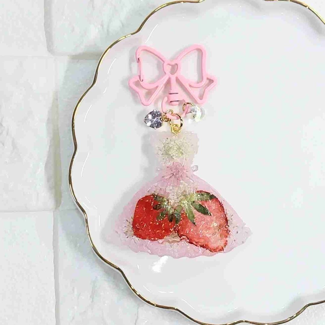 akkomadeさんのレジン作品 | 【3個セット】シリコンモールド 3Dモールド ドレス プリン... | croccha