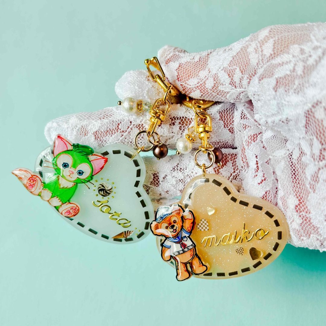 komileさんのレジン作品 | シリコンモールド ネームプレート ネームタグ yuckeyさ... | croccha