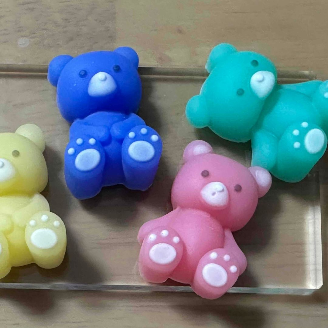 naho703さんのレジン作品 | 【スクイーズレジン液】3つの触感♪まさるのスクイーズレジン ... | croccha