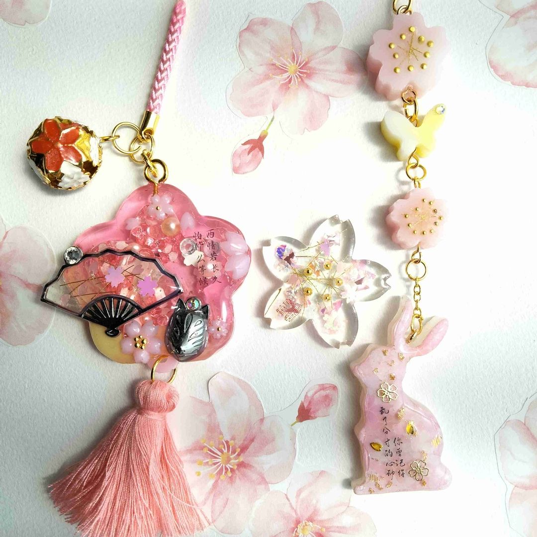 ゆき ️氷さんのレジン作品 | 高品質 国産 レジン液 作家のためのレジン 100g 200... | croccha