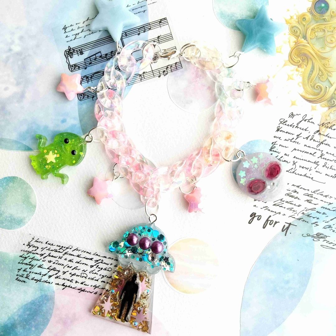 ゆき ️氷さんのレジン作品 | 高品質 国産 レジン液 作家のためのレジン 100g 200... | croccha