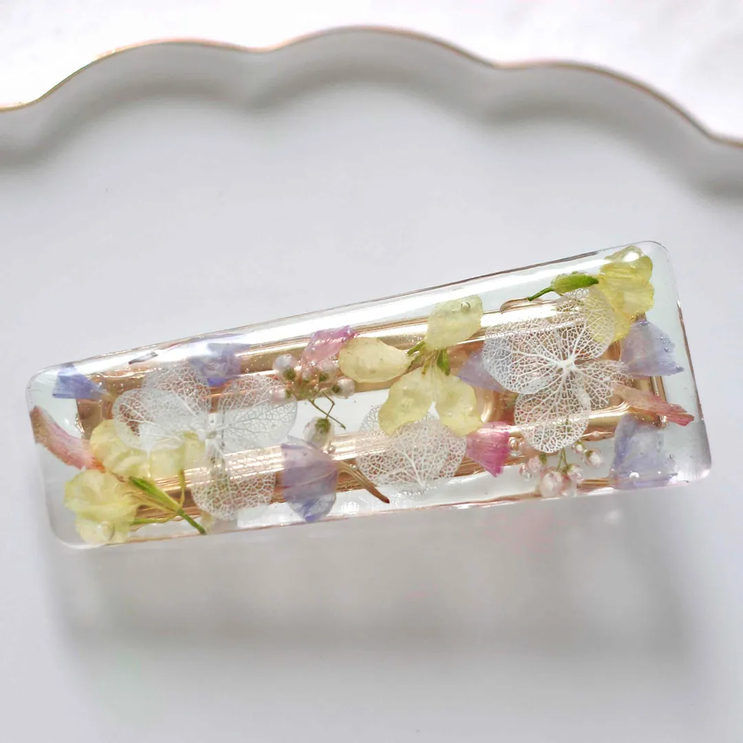 𝐂𝕠𝕞𝕒𝕣𝕚𝕞𝕒𝕕𝕖 (*こまり*)さんのレジン作品 | 作家のためのレジン 100g | croccha