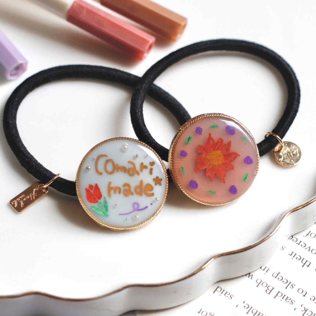 𝐂𝕠𝕞𝕒𝕣𝕚𝕞𝕒𝕕𝕖 (*こまり*)さんのレジン作品 | S-1【4個】＊台座付きヘアゴム 4種アソート＊【ゴールド】... | croccha