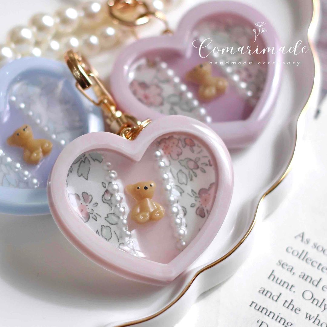 𝐂𝕠𝕞𝕒𝕣𝕚𝕞𝕒𝕕𝕖 (*こまり*)さんのレジン作品 | 作家のためのレジン 100g | croccha