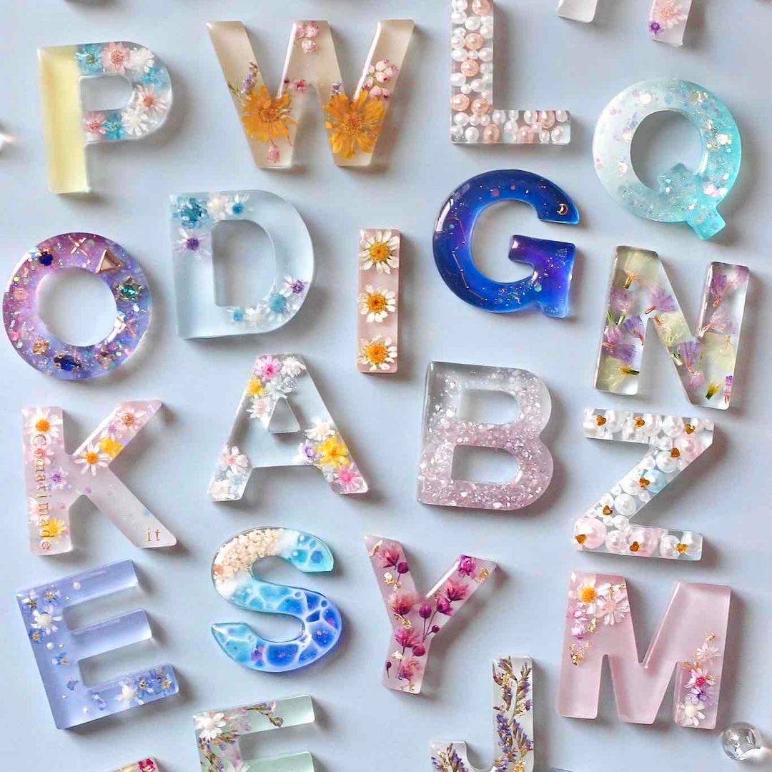 𝐂𝕠𝕞𝕒𝕣𝕚𝕞𝕒𝕕𝕖 (*こまり*)さんのレジン作品 | いろどろっぷ 10色セット シティポップカラー resin... | croccha