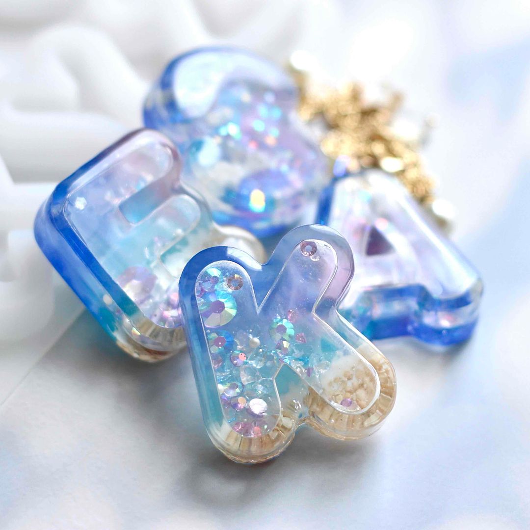 𝐂𝕠𝕞𝕒𝕣𝕚𝕞𝕒𝕕𝕖 (*こまり*)さんのレジン作品 | 作家のためのレジン 100g | croccha