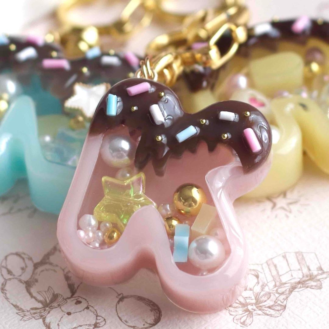 𝐂𝕠𝕞𝕒𝕣𝕚𝕞𝕒𝕕𝕖 (*こまり*)さんのレジン作品 | Comarimade監修 作家のためのレジン 「着色剤 濃縮... | croccha