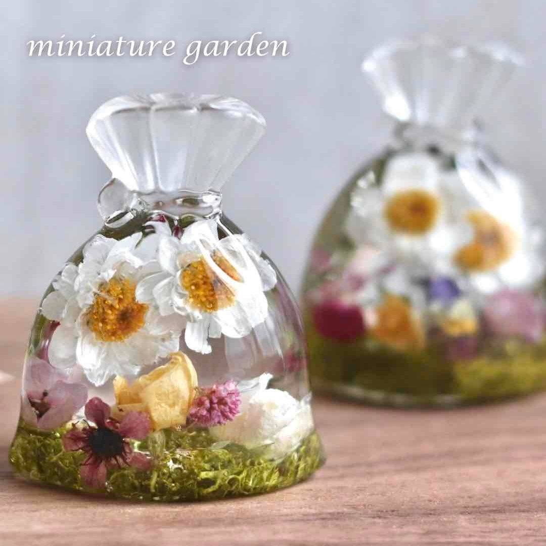 𝐂𝕠𝕞𝕒𝕣𝕚𝕞𝕒𝕕𝕖 (*こまり*)さんのレジン作品 | シリコンモールド 立体 袋 巾着 フラワーガーデンドレス 3... | croccha