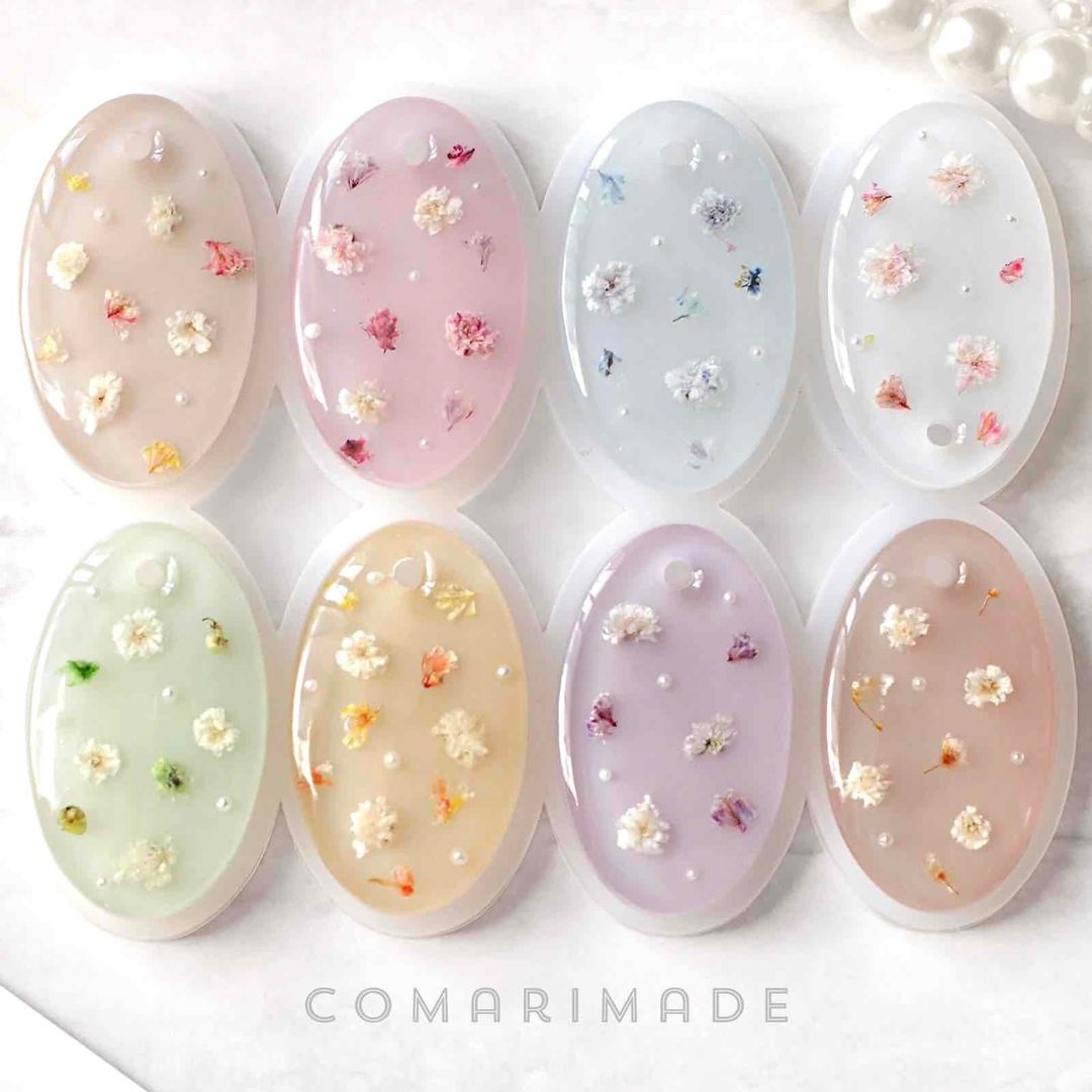 𝐂𝕠𝕞𝕒𝕣𝕚𝕞𝕒𝕕𝕖 (*こまり*)さんのレジン作品 | シリコンモールド 穴あき 楕円 オーバル フラット プレート | croccha