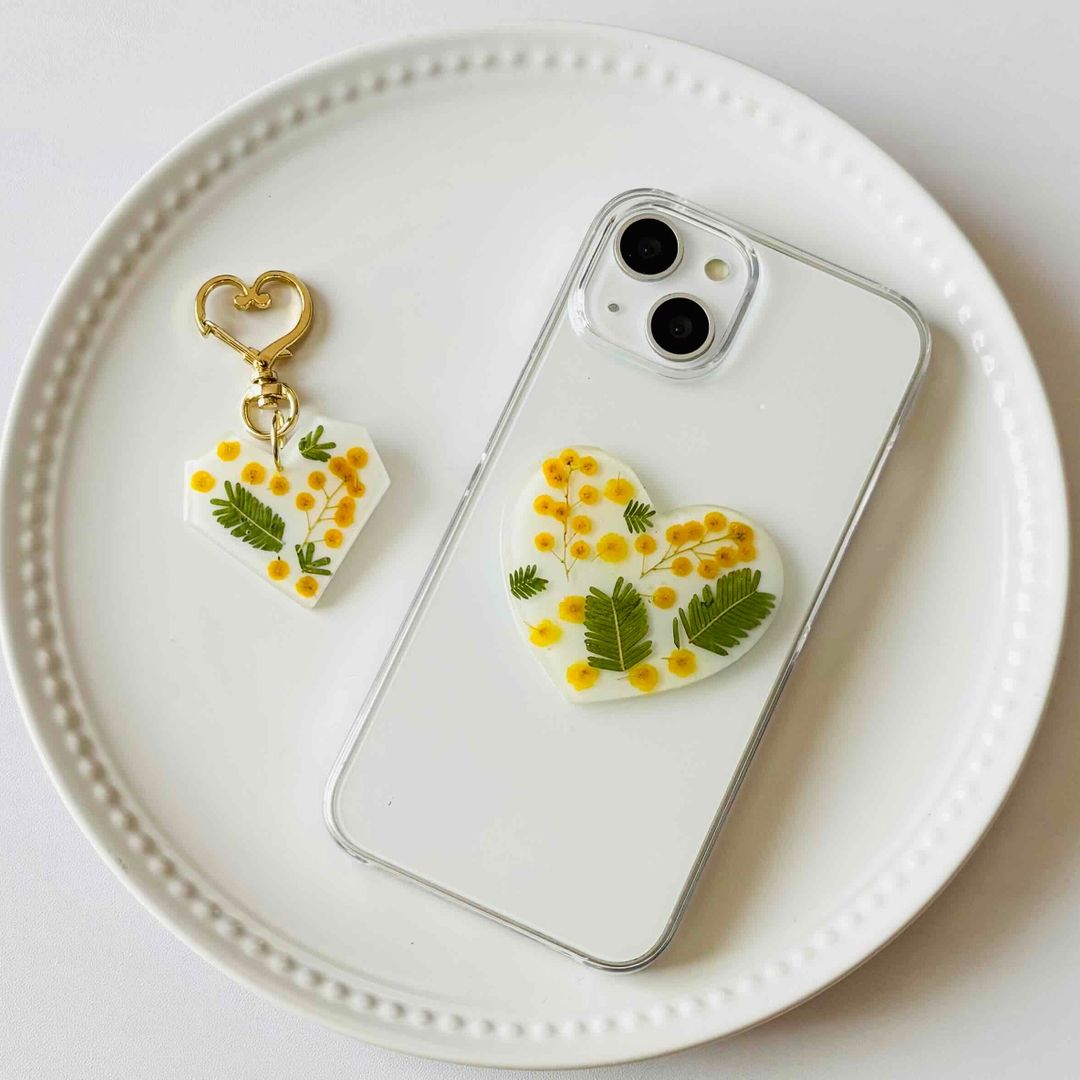 YUKlさんのレジン作品 | UVレジン着色剤 宝石の雫 専用 調色パレット | croccha