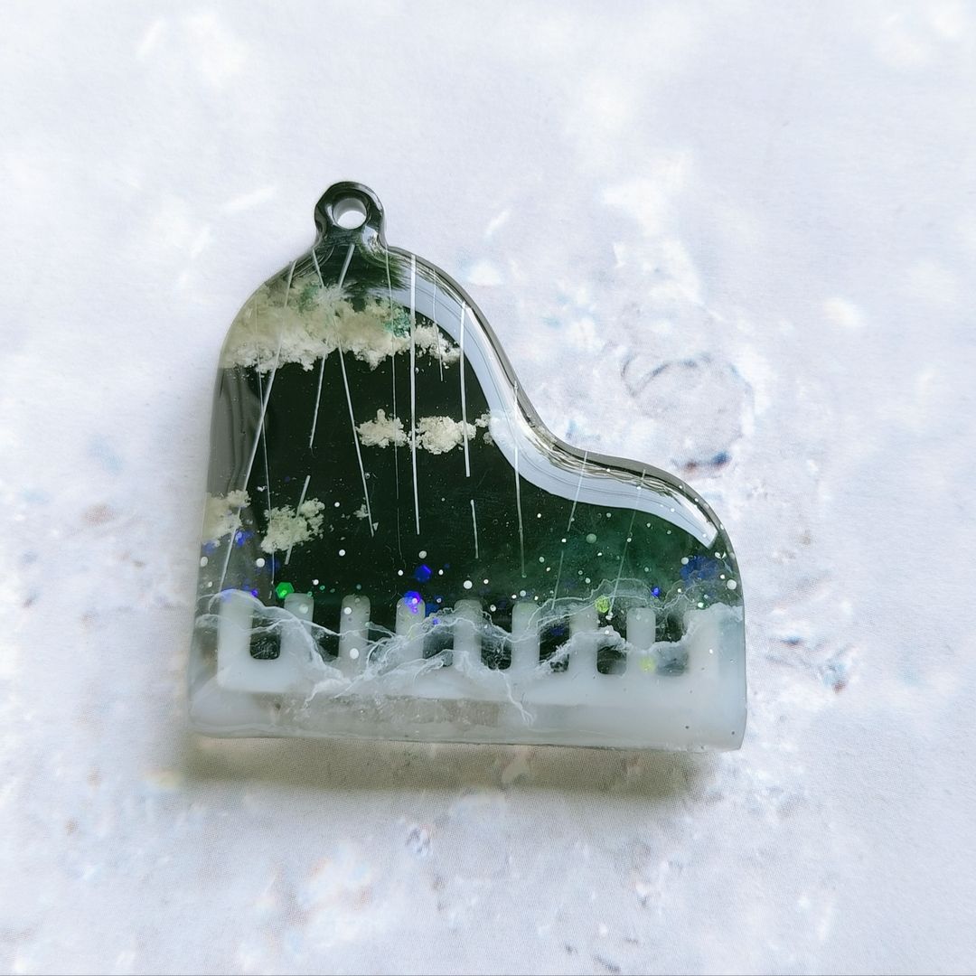 ogaogaさんのレジン作品 | 作家のためのレジン 「 UV/LEDコーティング液 25g ... | croccha