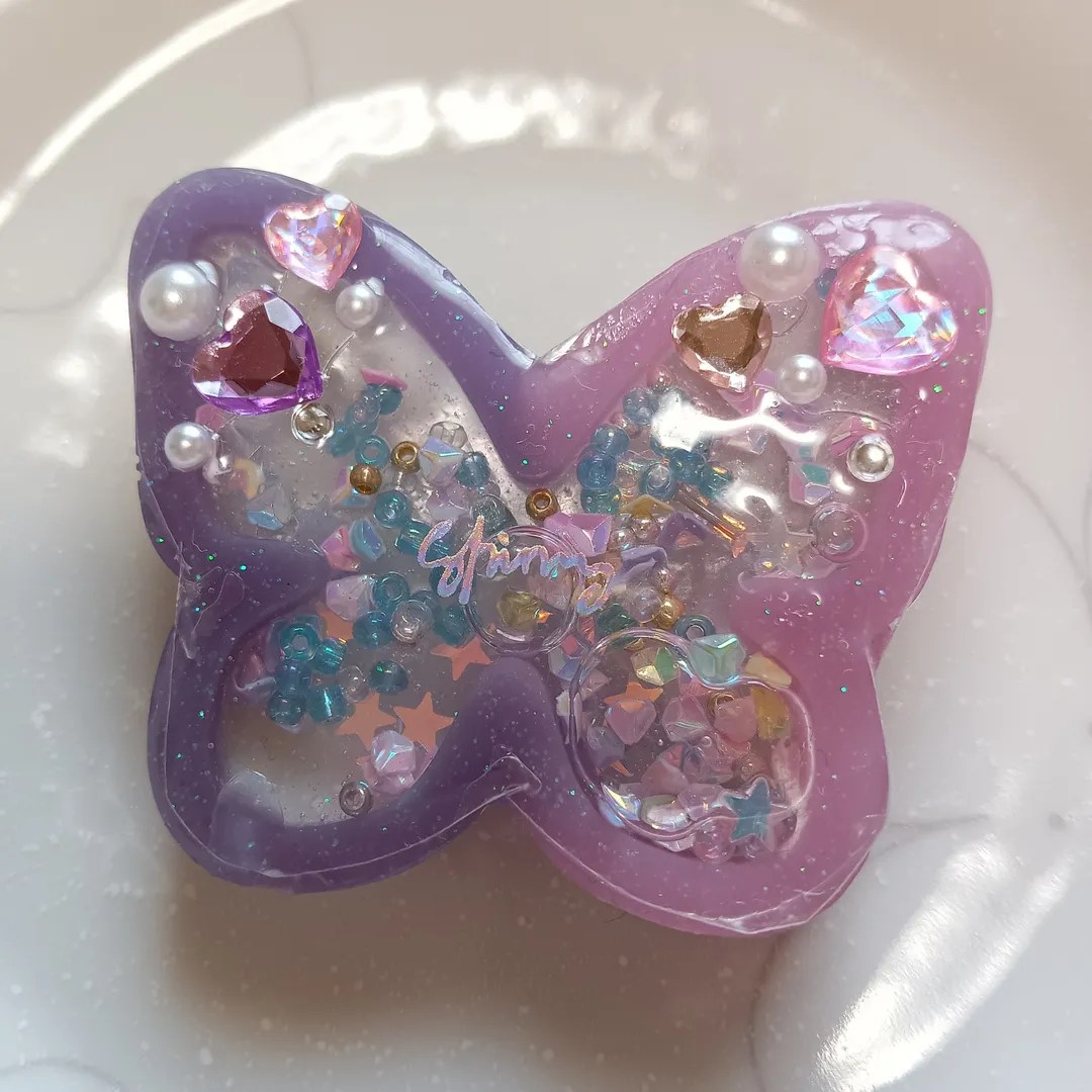 みくみく♪さんのレジン作品 高品質に生まれ変わった Uvandled レジン液 シュシュ 大 Croccha